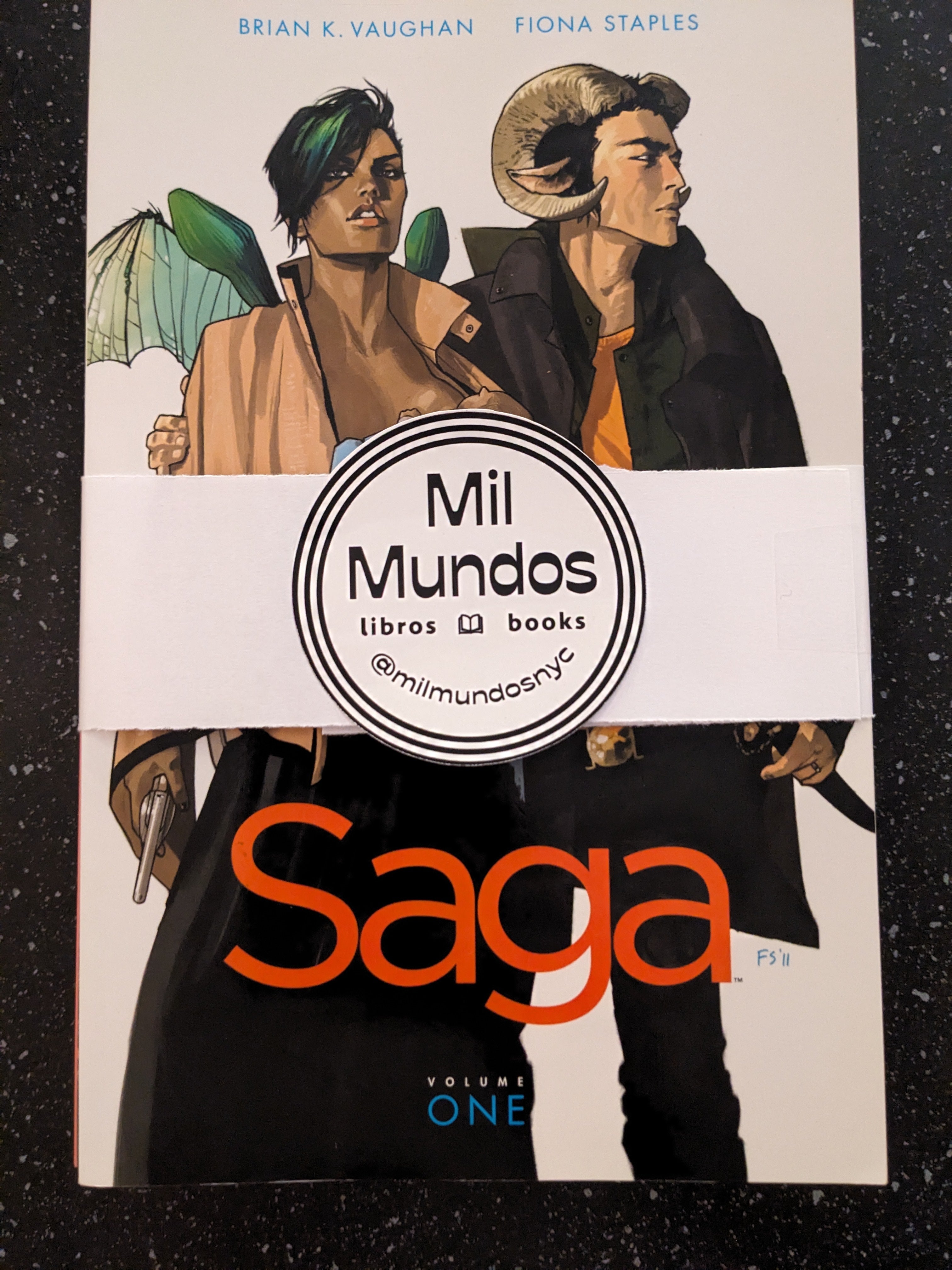 Saga: Book 1-5 Brian K. Vaughn, Fiona Staples | Mil Mundos Books